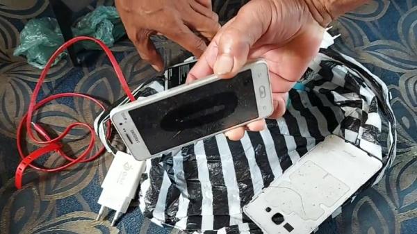 Elementary school boy dies from playing with cell phone while charging